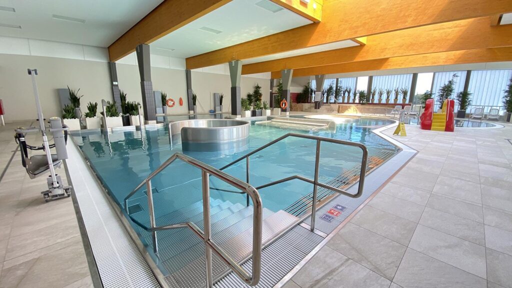Welding Art Pro - PoolAqua | Modern Hotel Pools